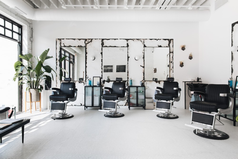 Blind Barber in Chicago – Project by 555 International – 4urspace